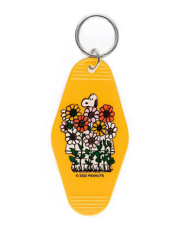 Daisy Garden Snoopy Key Tag | Accessories | Personify – Personify Shop